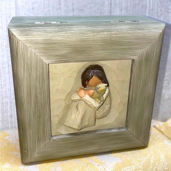 Willow Tree | Other | Willow Tree Comfort Keepsake Box Girl With Cat ...